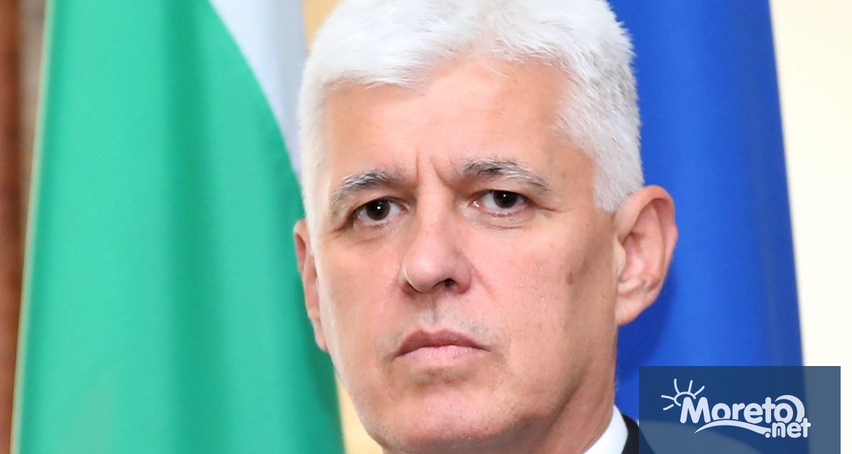 Министърът на отбраната Честит да е Денят на храбростта на всички