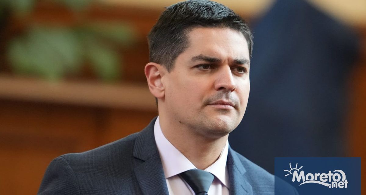 Радостин Василев внася сигнал до главния прокурор за СМС-a от Лена Бориславова | Moreto.net - Варна