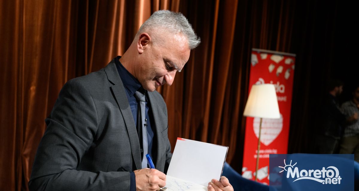 Захари Карабашлиев представя новия си роман пред варненска публика Варна