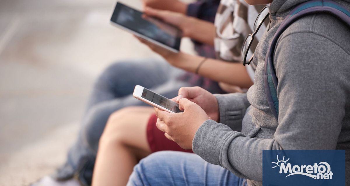 Забрана на мобилните телефони в училище и премахване на 15 дни по домашни причини иска синдикат