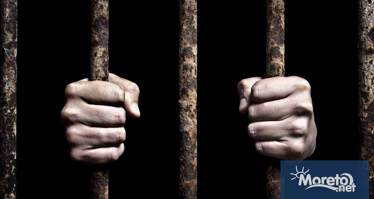 Оставиха в ареста двамата обвинени за обира на златни накити във Варна Варна